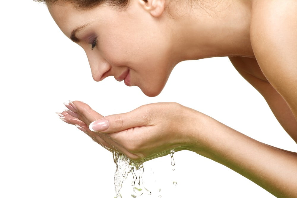 Three top tips to achieve healthy and hydrated skin at home